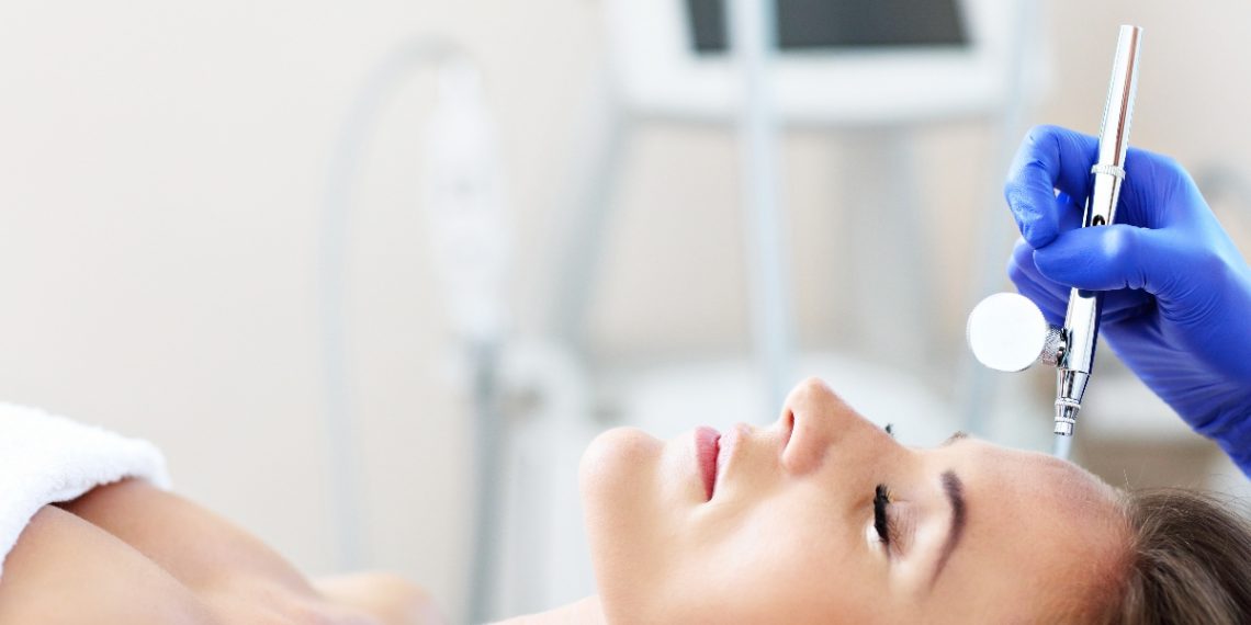 Ossigenoterapia viso: cos’è, come funziona, i suoi benefici e i limiti