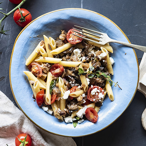 Pasta fredda con melanzane, feta e pomodorini - Melarossa