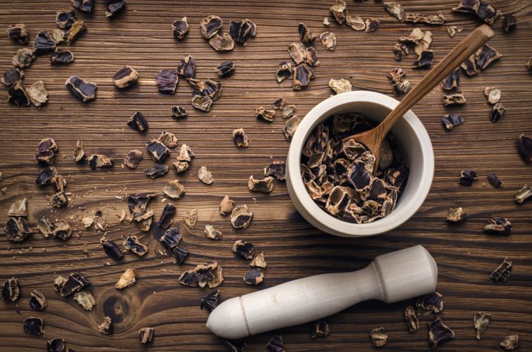 Carruba: cos'è, benefici, storia, valori nutrizionali e ricette- Melarossa