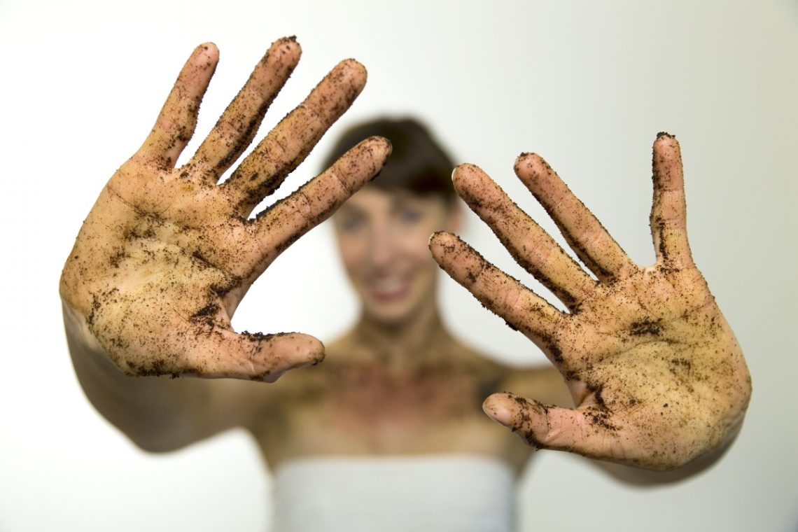 Scrub: cos'è, a cosa serve e come farlo - Melarossa