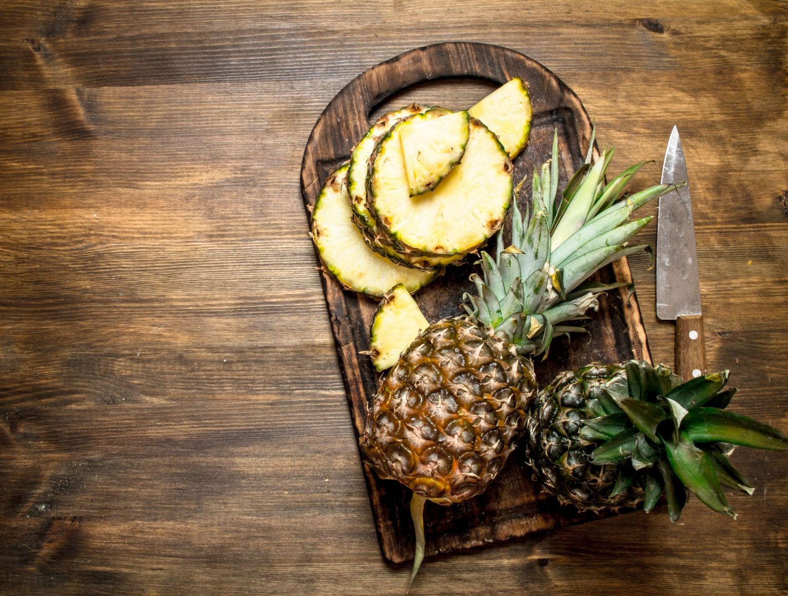 Ananas: proprietà, benefici e uso in cucina - Melarossa