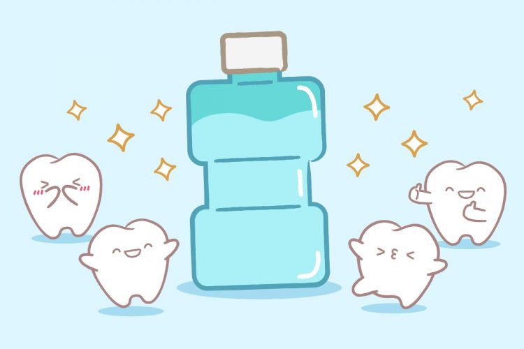 Collutorio: cos’è, tipologie, proprietà e ricette per farlo a casa