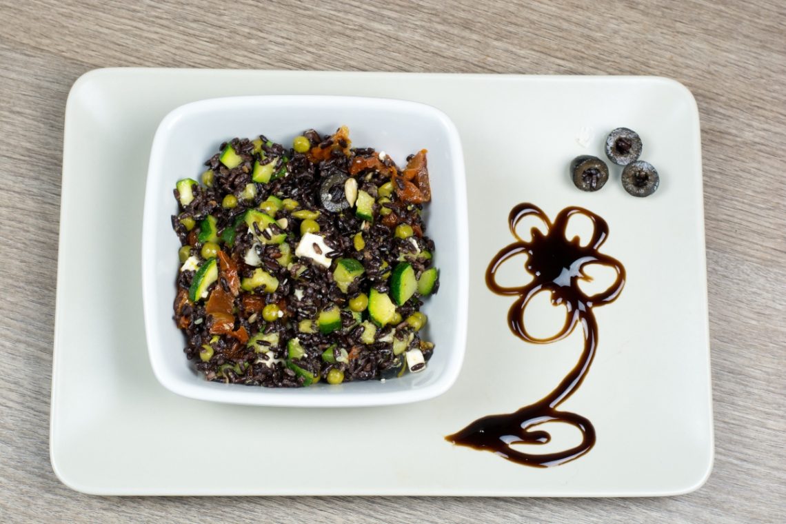 Riso Venere: proprietà, calorie e le migliori ricette