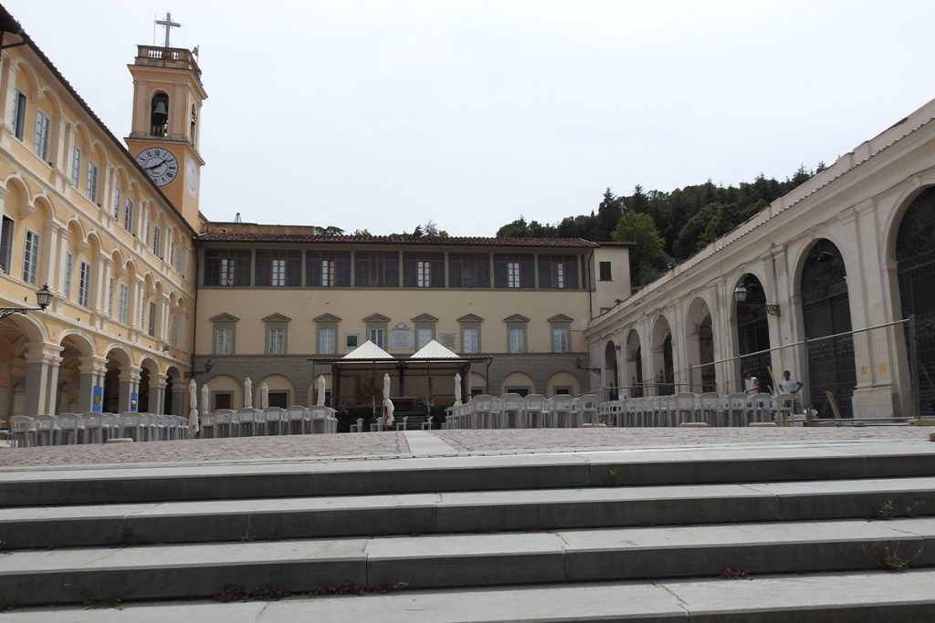 Alla scoperta di Livorno: dal tour dei canali al santuario di Montenero