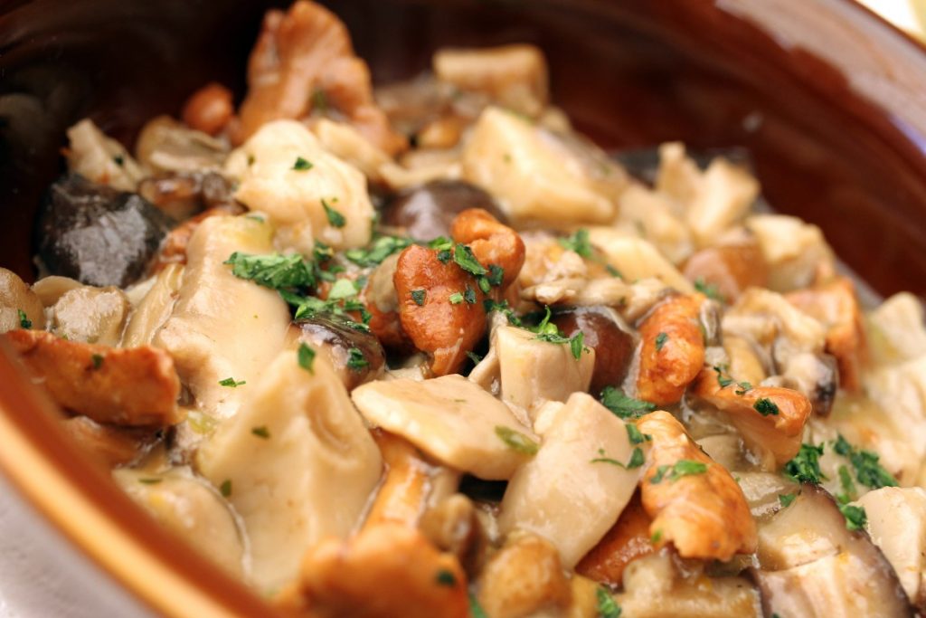 Funghi trifolati: ricetta semplice per un contorno saporito