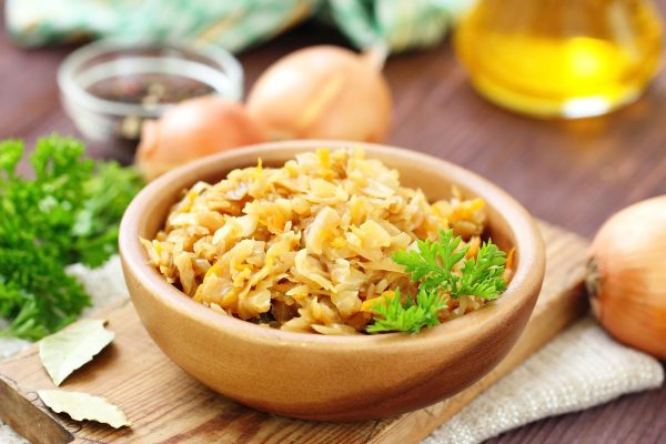 Verza stufata: la ricetta semplice di un contorno gustoso