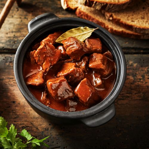 Brasato: ricetta, segreti, consigli del tradizionale secondo - Melarossa