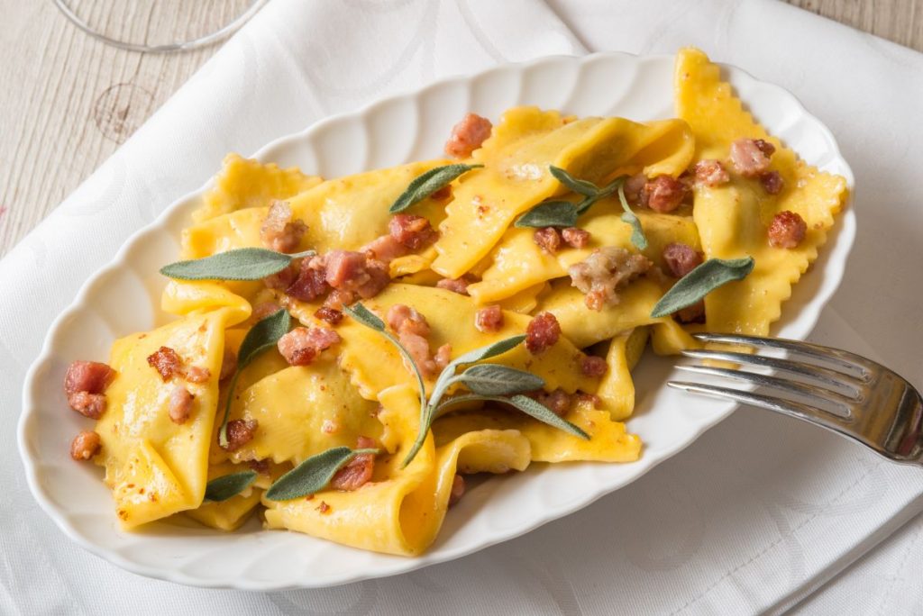 Casoncelli: ricetta tradizionale della pasta ripiena - Melarossa