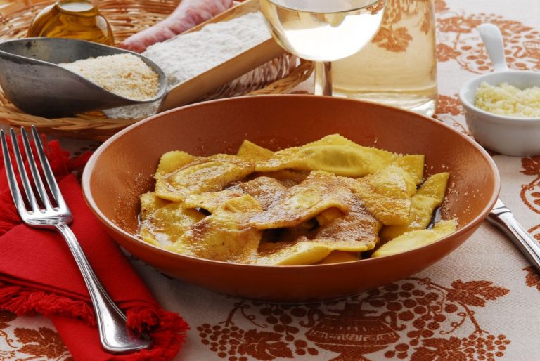 Casoncelli: ricetta tradizionale della pasta ripiena - Melarossa