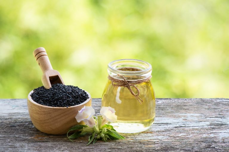 Olio di sesamo: proprietà, benefici, usi e controindicazioni