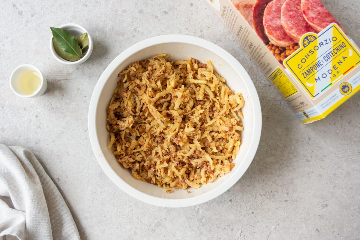 Nidi di patate con cotechino: una ricetta antispreco golosa e facile