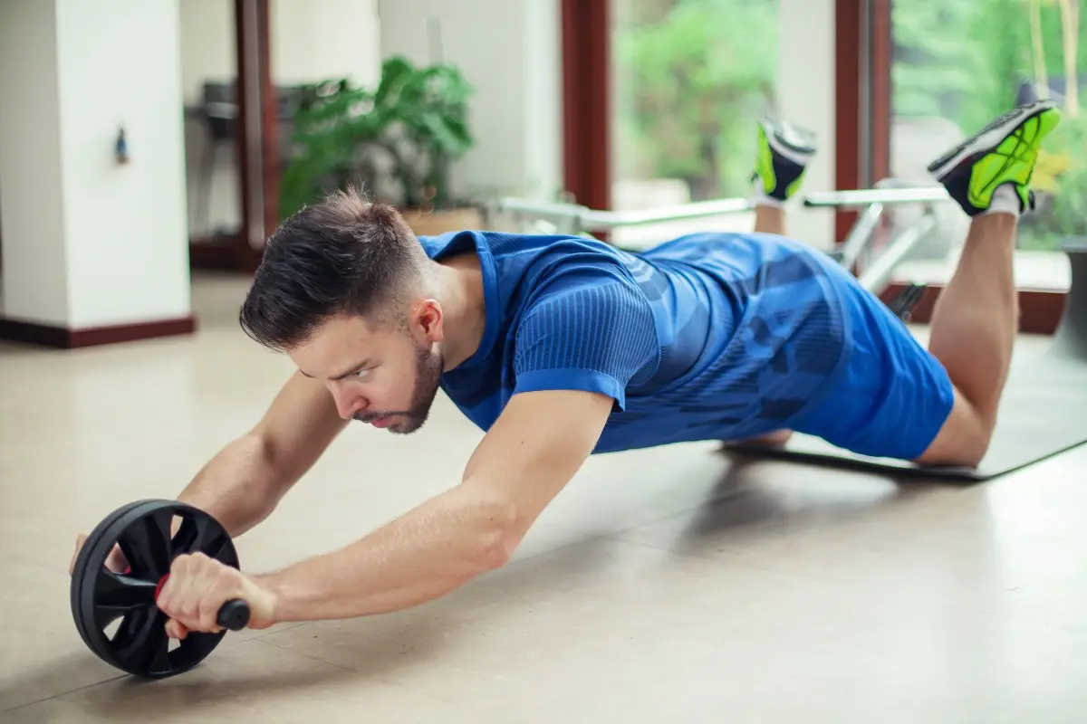 Ab roller: benefici, muscoli coinvolti e migliori prodotti - Melarossa