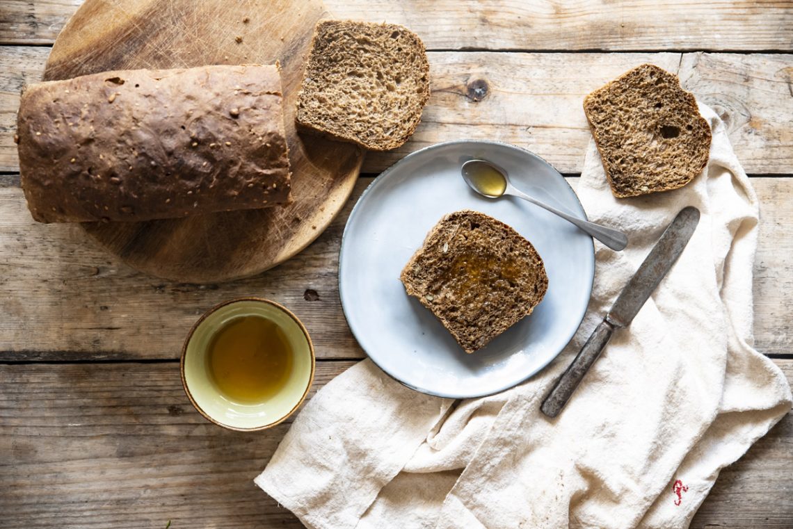 Segale: che cos'è, calorie, benefici, la ricetta del pane nero - Melarossa